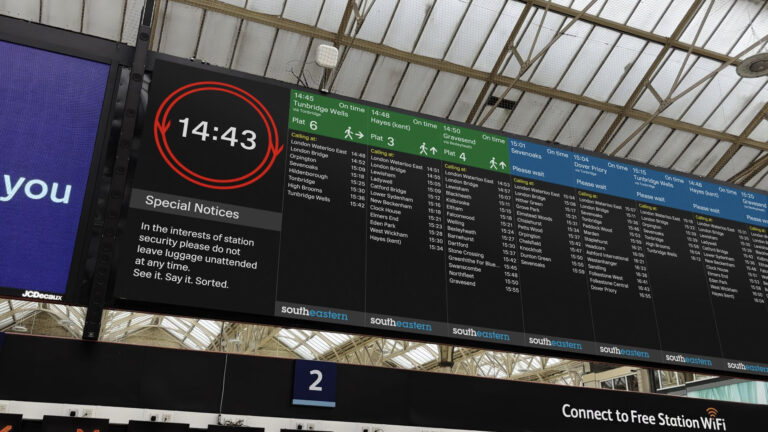 Rail Clock, the new British standard railway clock - Design Compass